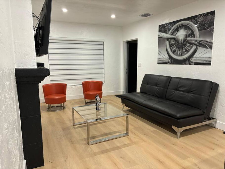 Sri House - Miami