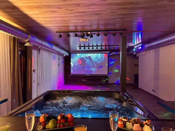Spa Cinema And Party Apartment - 리가