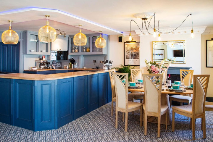 Cosy Open Plan Harbourside Inn With Superking Beds, Wood Burning Stove And Bar - Torquay
