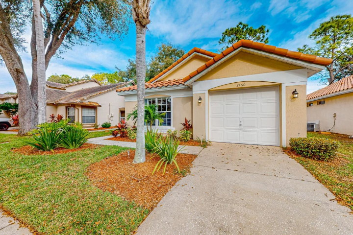 Radiant Retreat With Private Pool, On-site Golf, Board Games, Ac, & W/d - Davenport
