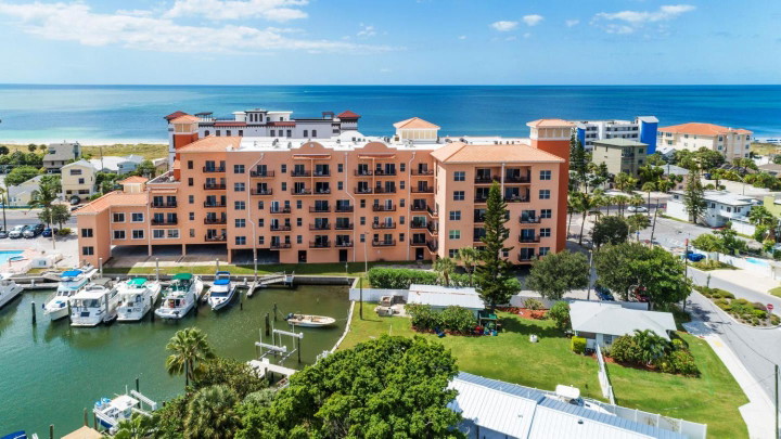 Madeira Bay Resort Ii By Travel Resort Services - Redington Beach