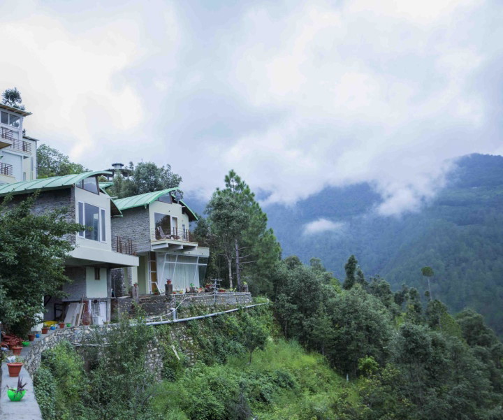 Seclude Ramgarh Cliff's Edge - Nainital