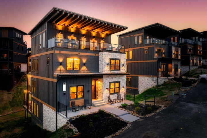 Smith Creek Resort Rooftop Cabins - Douglas Lake, TN