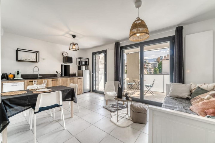 Emergence - Beau T1 Pour 2 Personnes Balcon Et Garage - Seynod