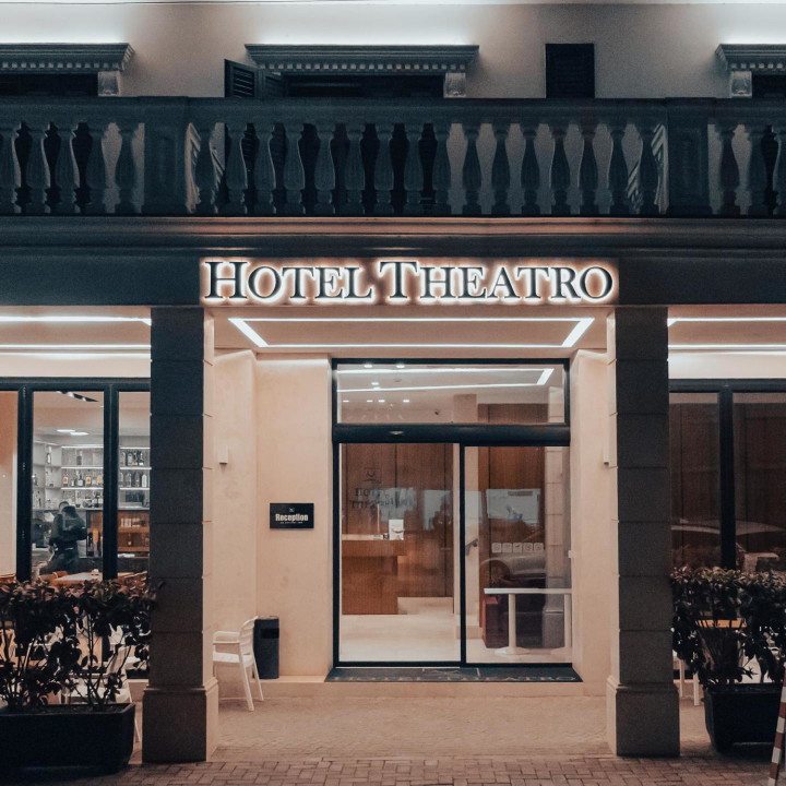 Hotel Theatro- City Center - Tirana