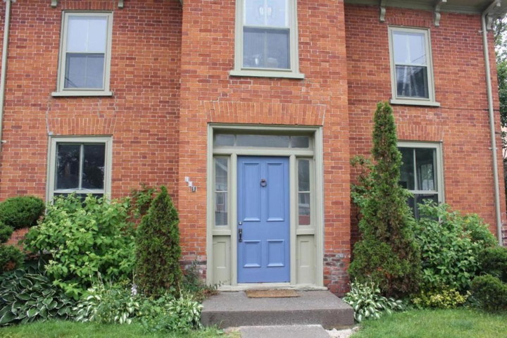 Stay In The Heart Of Wellington - Prince Edward County