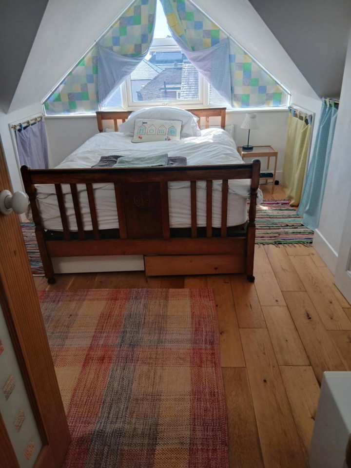Spacious, Pretty Attic 2nd Floor Double Room With Ensuite Near Sea - New Forest