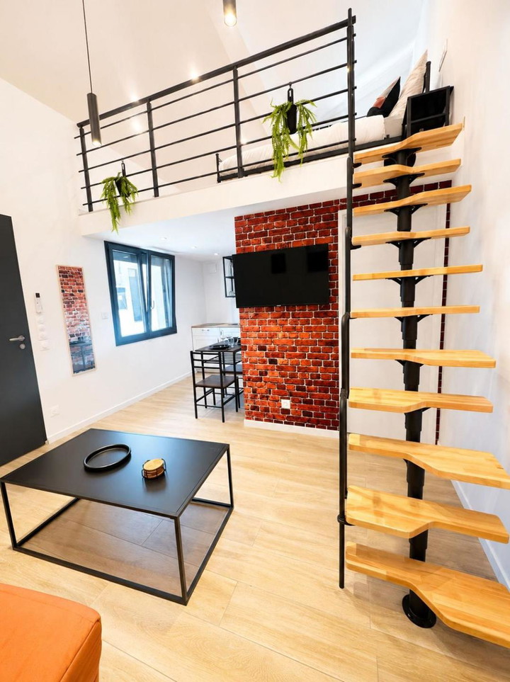 City Loft- Hôpitaux Est - Eurexpo - Parking Privé - Groupama Stadium - Climatisé - Bron