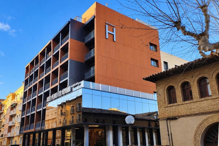 Hotel Pedro I De Aragón 4 Sup - Huesca, España