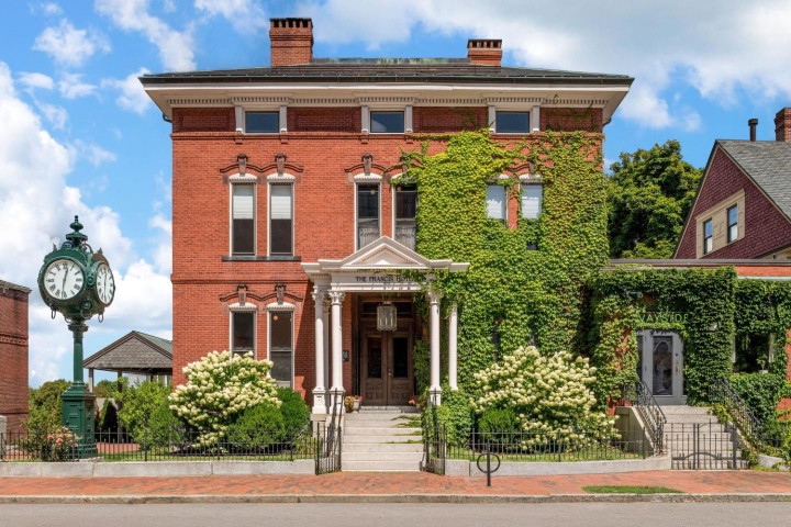 The Francis Hotel - Scarborough, ME