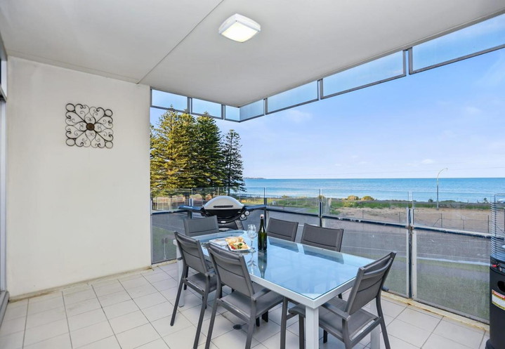 Frontage Apartments- 3bedroom Central Seaview Escape - Victor Harbor