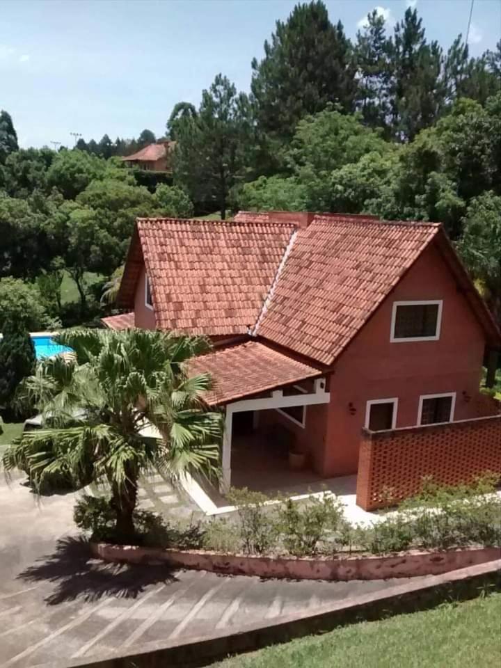 Linda Casa Em Condomínio Ecológico De Alto Padrão A 1h De Sp, Terreno De 1500m2 Com Amplo Gramado E Piscina, Wifi Para Home Office, ÁRea Gourmet Com Churrasqueira, Forno De Pizza E Lareira Aconchegante - Ibiúna