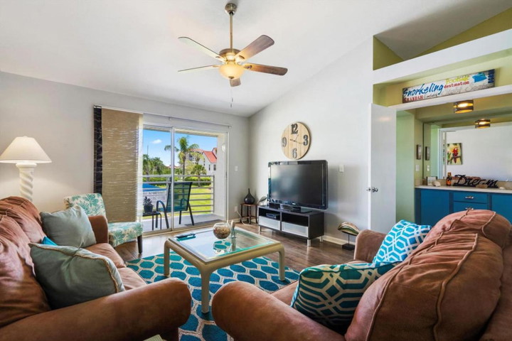 Isla Del Sol Retreat Pool View Near Gulf Beaches 6 246 - St. Petersburg, FL