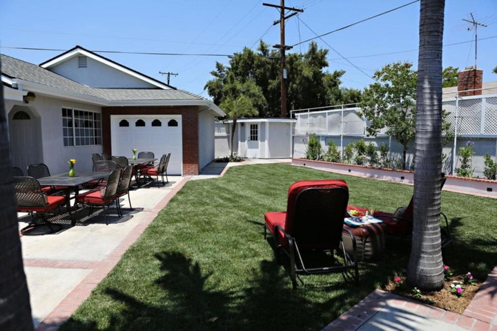Stunning 8 Bedroom 6 Bathroom Pool Home - Anaheim, CA