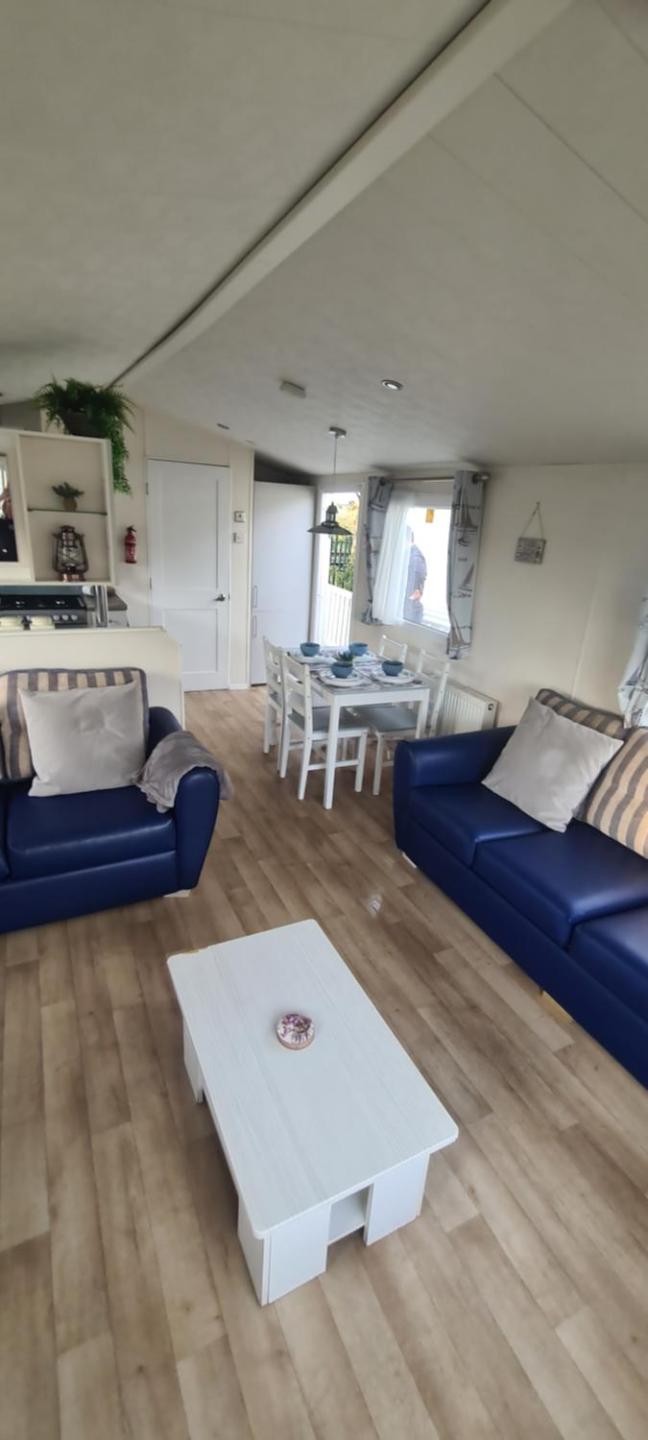 Cotton Anchor Lyons Winkups Holiday Park Towyn Free Entertainment Pet Friendly Small Decking Free Wifi Beds Made Up On Arrival New - Rhyl