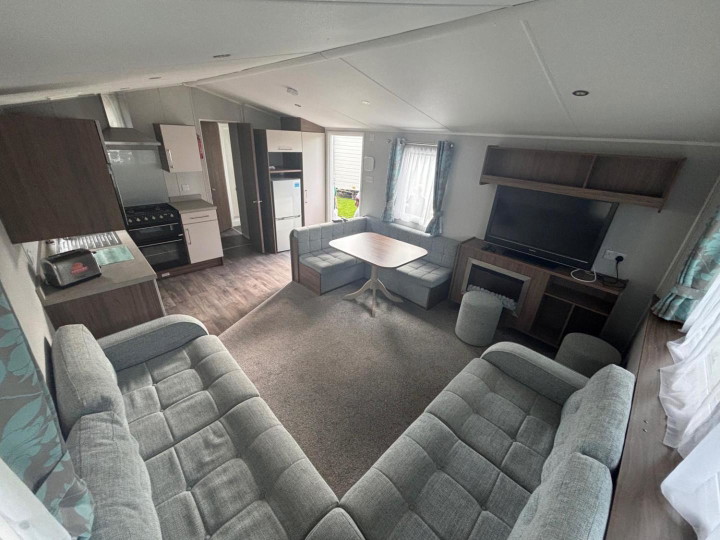 Cabin Sleeps 8 - Free Parking Patio Pool - Dorset