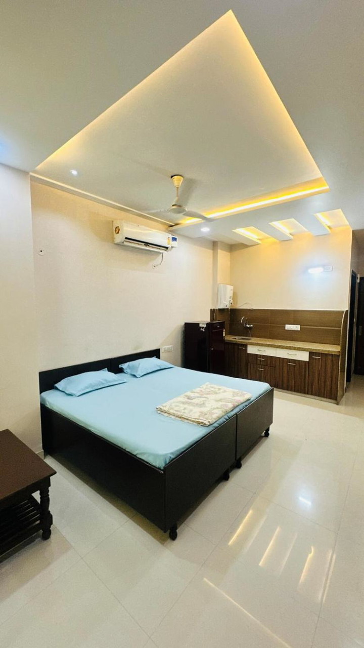 Flat In Malviya Nagar Near Gt & Wtp -