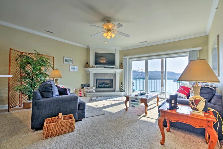 Balcony & Seasonal Pool: Lakefront Ozark Condo - United States