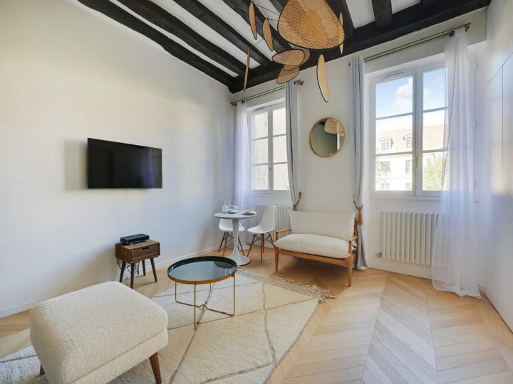 Modern Getaway For Two - Marais Place Vosges - Paris