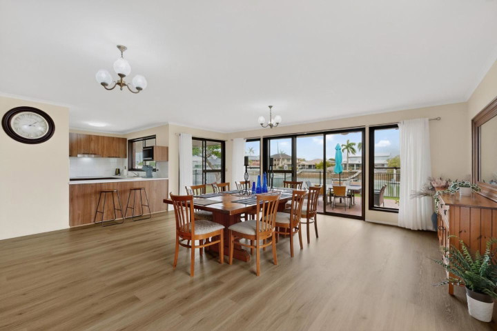 4b Canal-style Living Newport - Brisbane