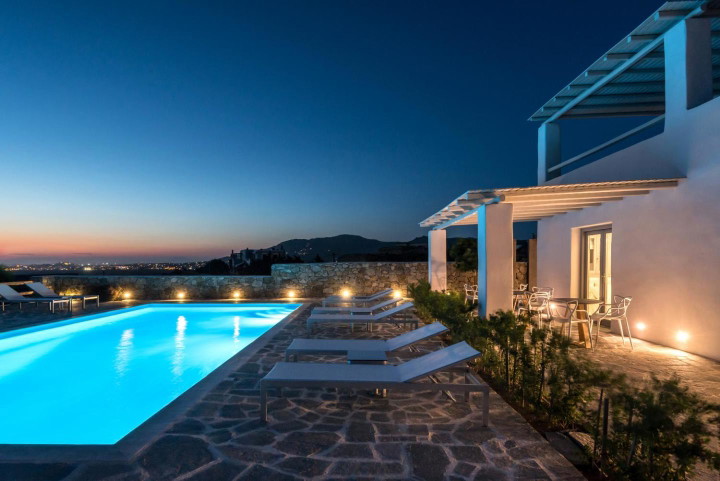 Seven Suites - Naxos