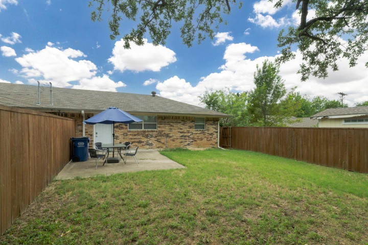 Fenced Yard - Garage - Workspace - Pet Friendly - Grapevine, TX