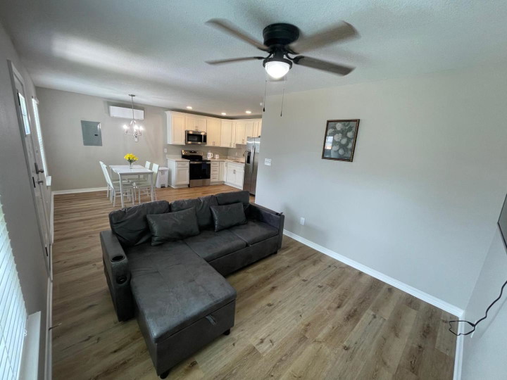 New Build Modern Studio Minutes From The Beach - Navarre, FL