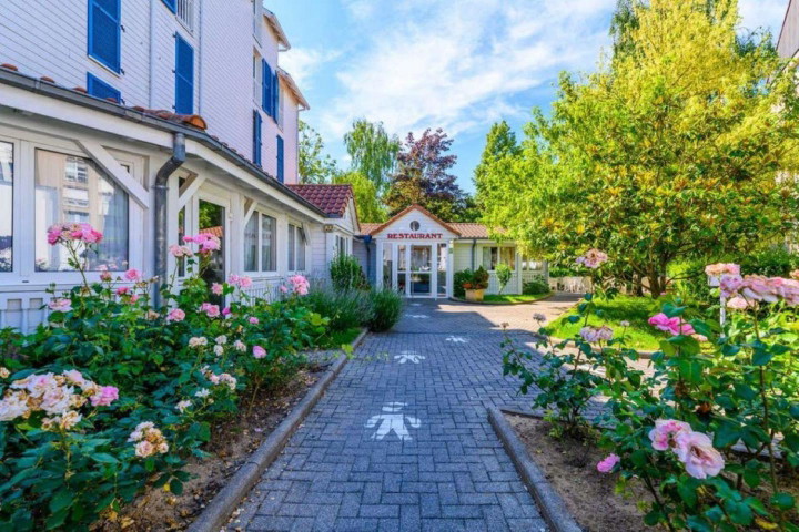 Hotel Strasbourg Montagne Verte & Restaurant - Free Parking - Bas-Rhin