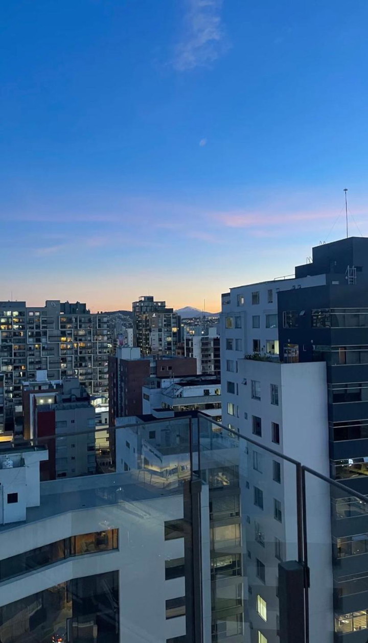 Suite Lujosa En Cielo - Balcón Privado, Piscina Semiolímpica, Hidromasaje ,Sauna, Gym, Juegos De Mesa, Parqueadero - Quito