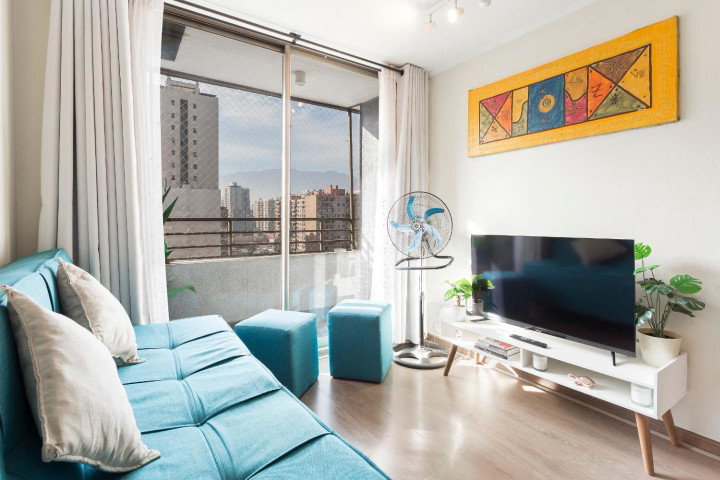 Calefaccionado Y Cómodo Con Estacionamiento, Gym Y Terraza Con Vista - Santiago Centro - Santiago