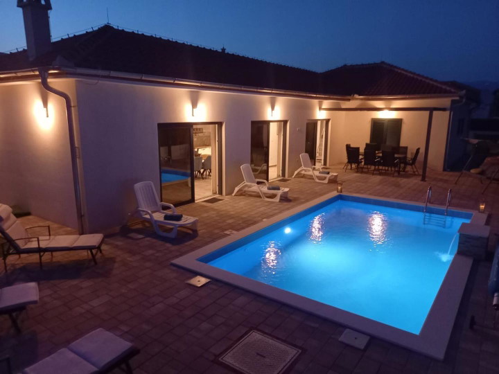 Villa Manuela With Heated Pool 400 Meters From The Sea - By Ta Leut Agency - Alps