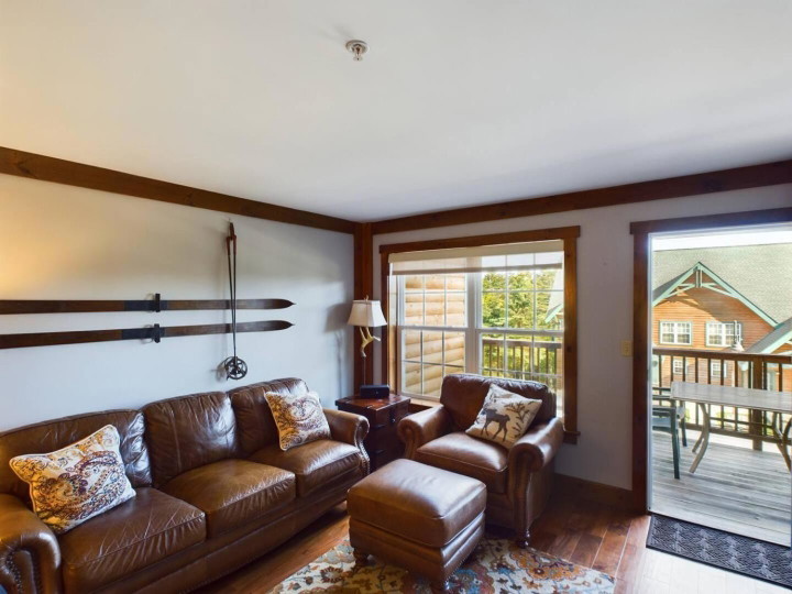 Camp 4 Ski-in-out Townhome With Hot Tub - West Virginia