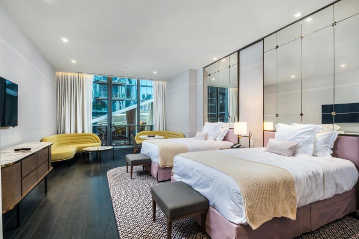 City Escapes Suites At Sls Lux Brickell Building - Hialeah, FL