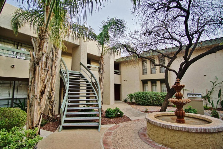Walk To Fashion Park! Phoenix Abode W/ Pool Access - Arizona