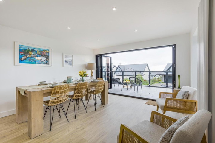 5 Bed In Ogmore-by-sea Oc-o42632 - Bridgend