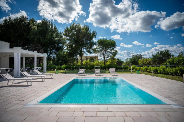 Likehome Ponente Levante 2 Ville Luxury Pool 12pxs - Taranto