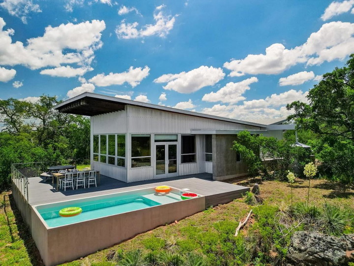 Luxury Riverfront Retreat - 6 Cabins - Private Pool - 美國