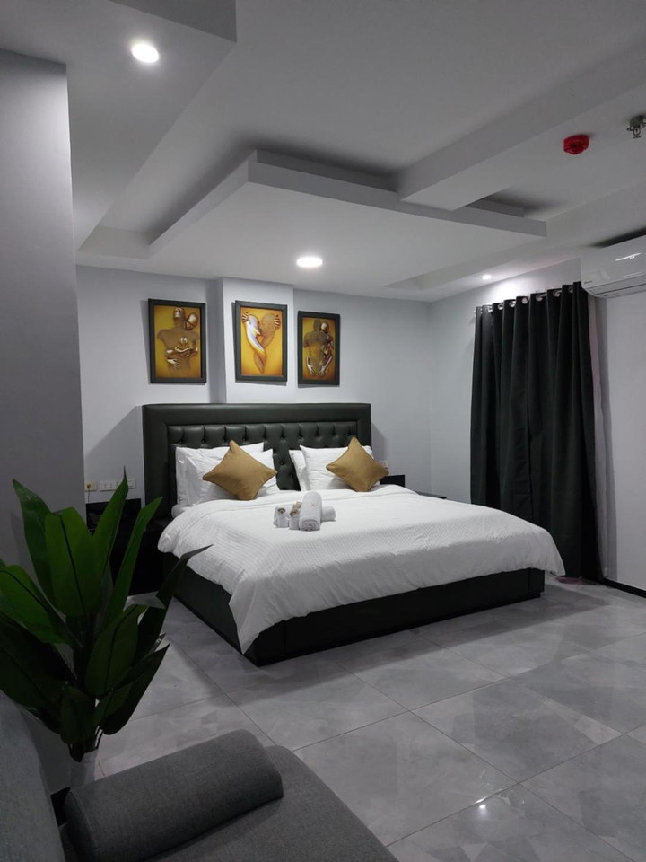 Fields Hotel Carousel - Mabalacat