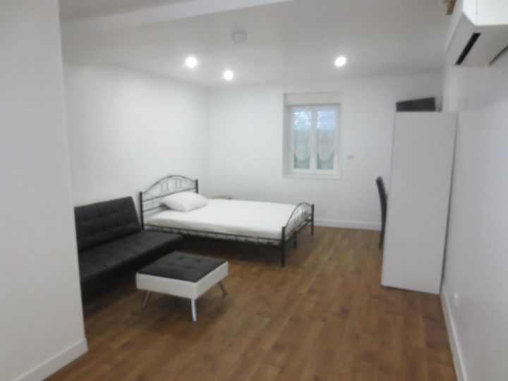 Appartements Et Studios Meublés Au Centre Ville D'ouzouer Sur Loire - Loiret