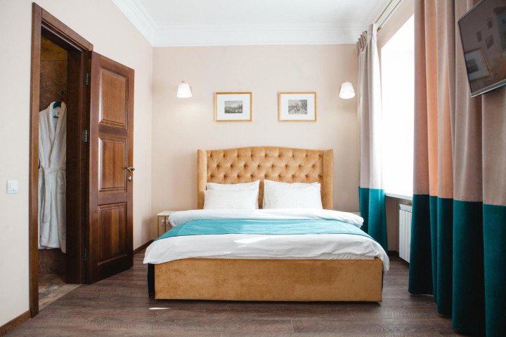 Live.here.hotel - Kiew