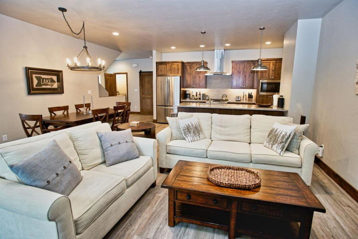 Silverpine Hideaway By Casago Mccall - Donerightmanagement - McCall, ID