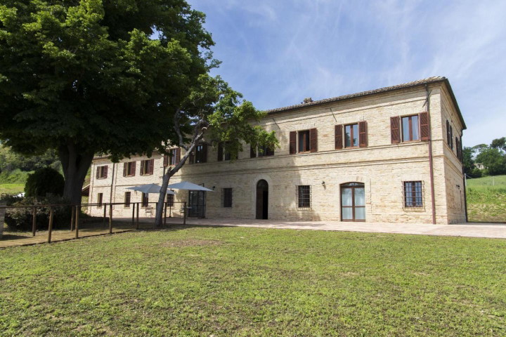 Locanda Di Montegiove - ペーザロ
