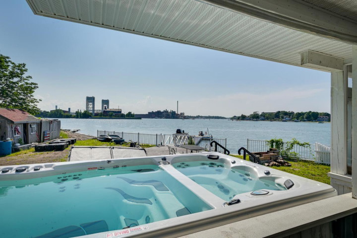 Weymouth Waterfront Getaway W/ Swim Spa & Hot Tub - Massachusetts
