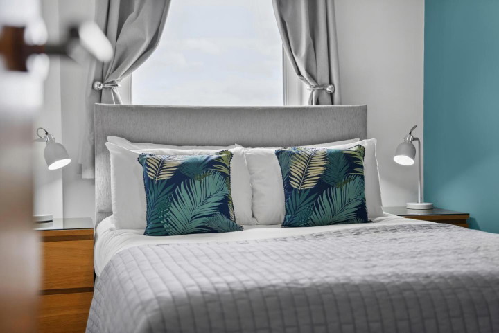 The Pinnacle By Cotels - Central Location, Parking, Fibre Wifi, Smart Tv, Fully Equipped Kitchen - Northampton