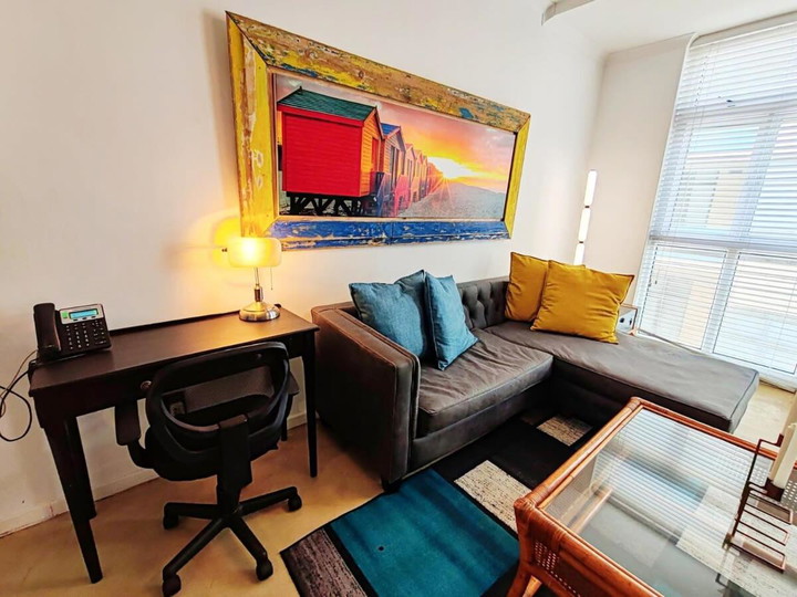 Beach Hut Empire Apartment - Cape Town