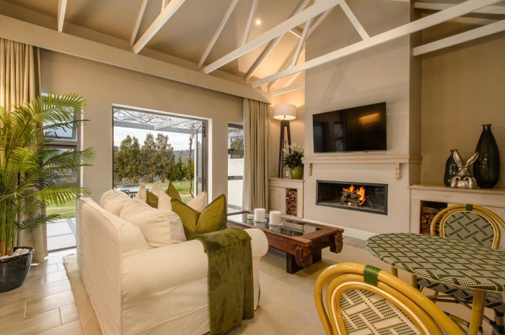 Luxury Jonker Retreat - Fireplace & Mountain Views - Stellenbosch