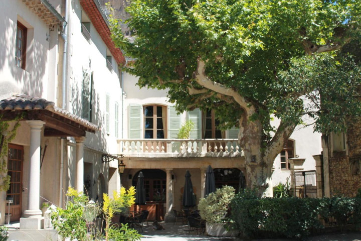 Hôtel Et Restaurant Le Manoir - Echangeur A7-a9 - 24h-24h - Mornas