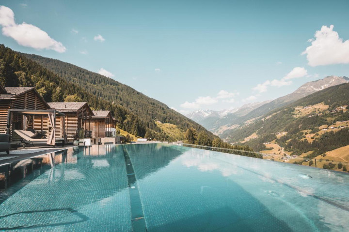 Boutique Hotel Und Chalets Bergwiesenglück - Kappl
