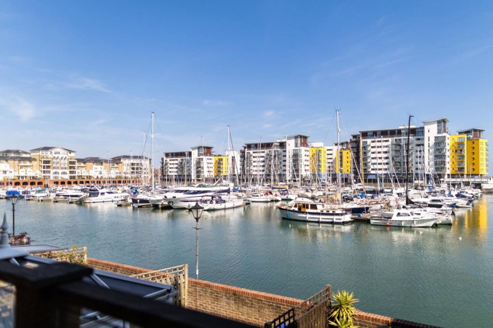 Quayside - Marina Living - Eastbourne