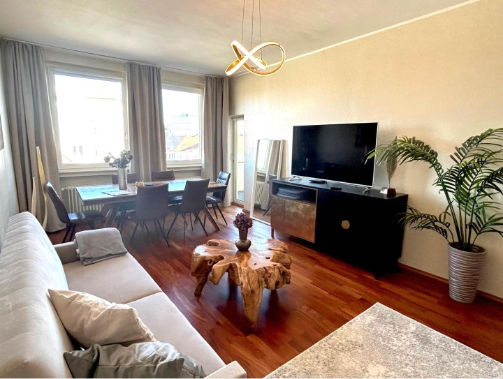 Ed-große, Moderne Wohnung In Zentraler Lage, Mit Balkon, Lift Und Parkplatz - Hanovre